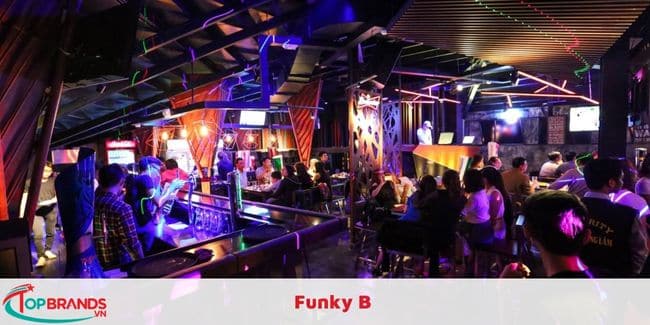 Top 16 bar, lounge lớn, sang trọng và náo nhiệt nhất tại Hà Nội - TopBrands